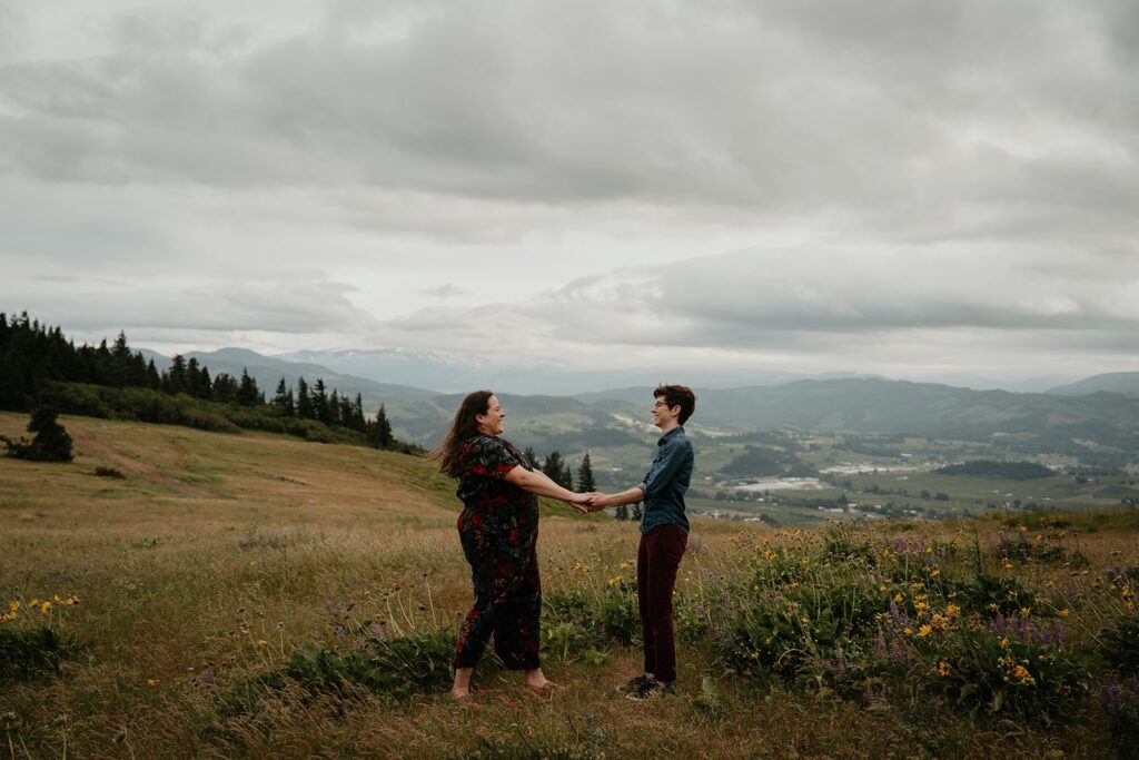 19 Best Oregon Engagement Photo Locations